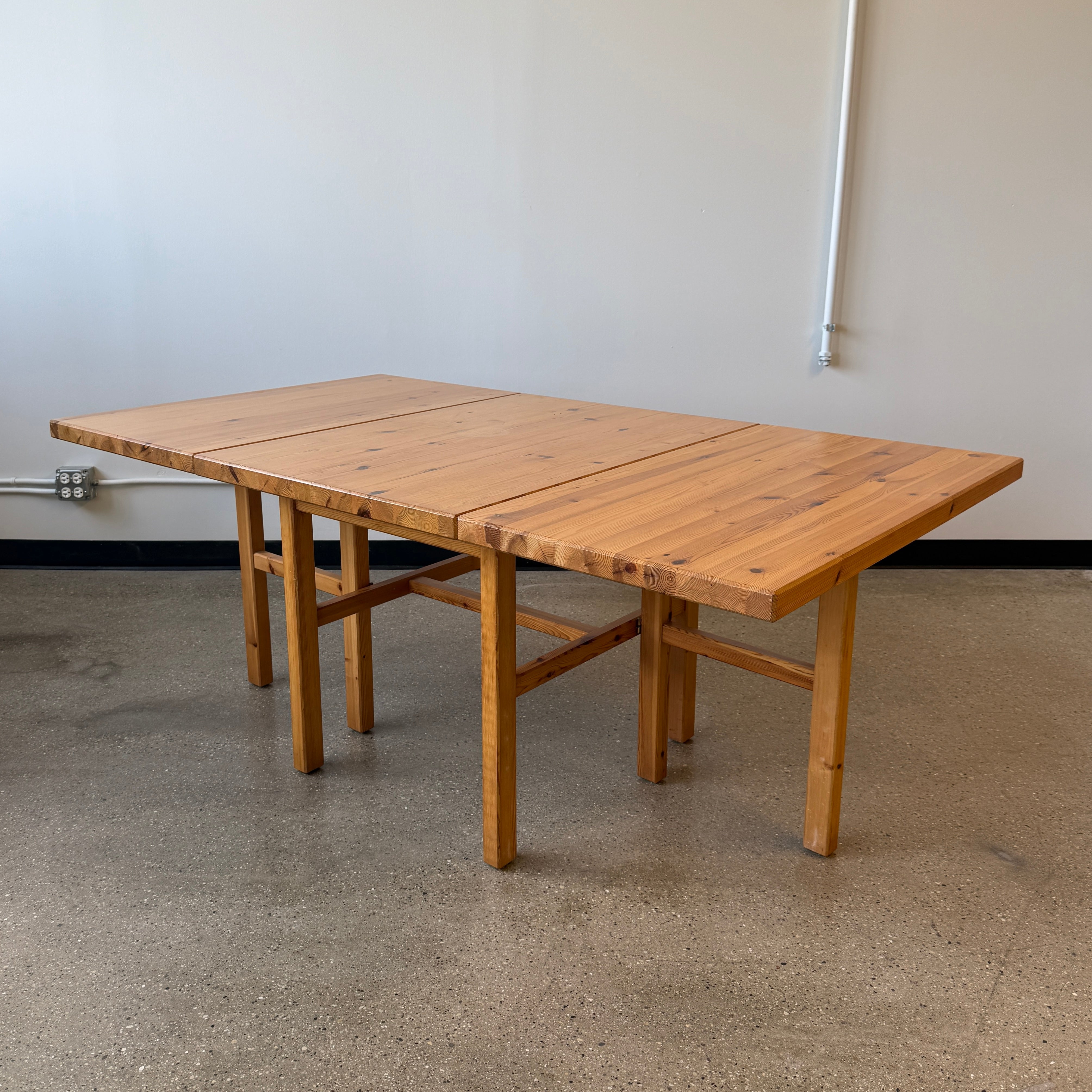 Swedish Pine Gate Leg Extendable Dining Table – spotexclamationpoint